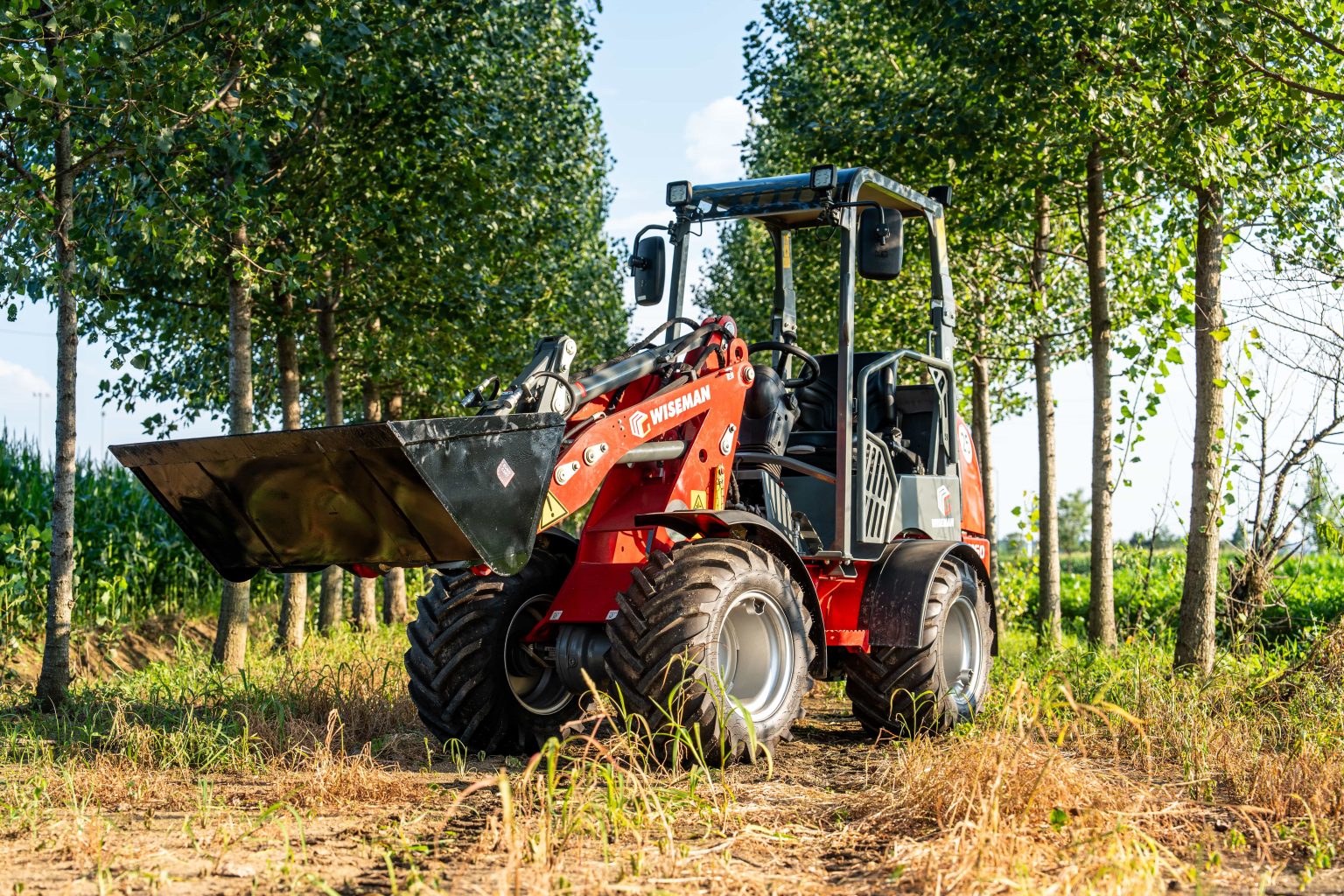 Multifunctional Compact Loader – Wiseman Loader